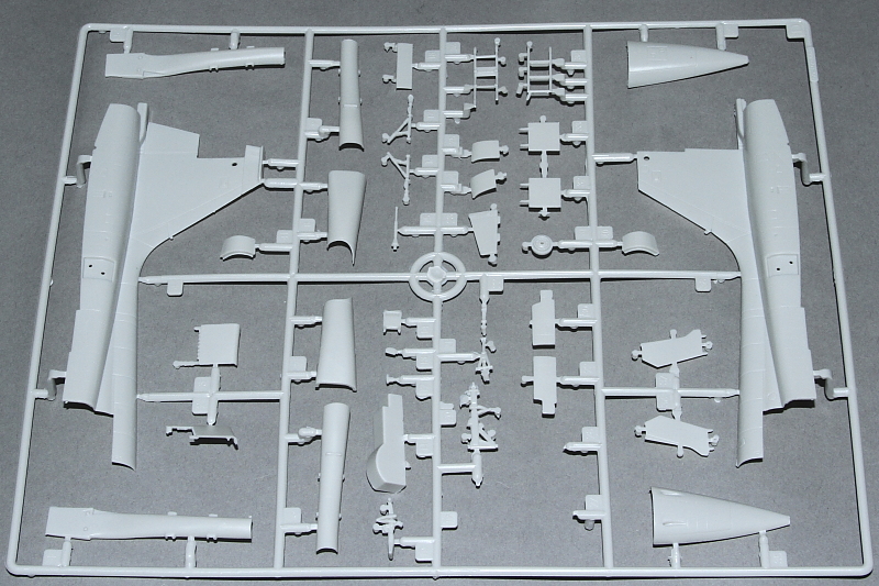 1:48 Kinetic NF-5A wat inhoud plaatjes - IPMS Nederland Forum