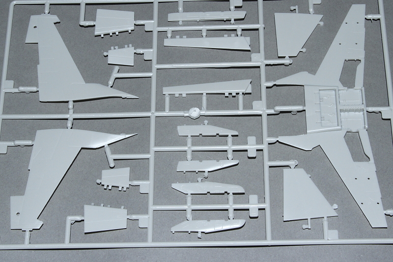 1:48 Kinetic NF-5A wat inhoud plaatjes - IPMS Nederland Forum